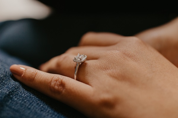 How Does the Mohs Scale Work for Engagement Rings? | Cape Diamonds